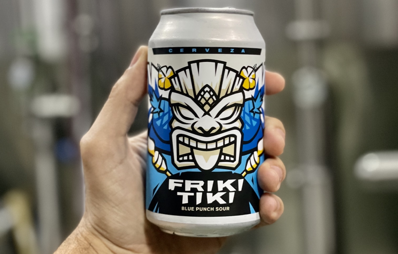Friki Tiki, una cerveza azul llena de frutas tropicales – Casa Bruja ...